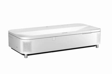 Hyper-Short-Throw Projectors : 4K projector