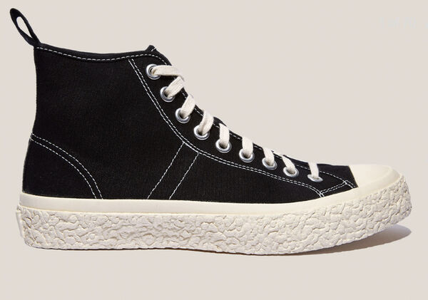 Simplistic Vulcanized Shoe Capsules : vulcanised sneaker