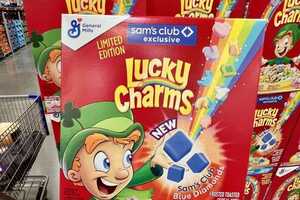 Retailer-Themed Breakfast Cereals : Sam's Club Lucky Charms cereal
