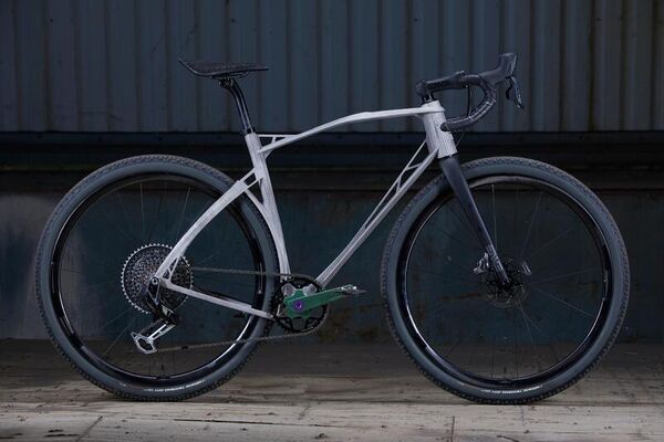 Customizable Aluminum-Cast Bikes : Heavy Bikes 'Hypocrite'