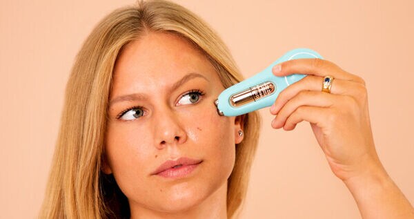 Microcurrent Smoothing Devices : bear 2 eyes lips