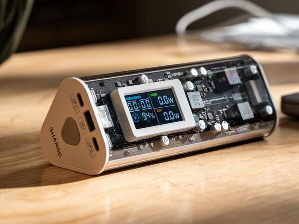 Prismatic Transparent Power Banks : Shargeek 170
