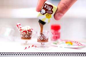 Festive Baking Miniatures : Miniverse Make It Mini Food Holiday Series,