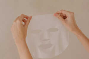 Freeze-Dried Skincare Masks : AGLOW Instant Dewy Mask