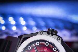 Autonomous Solar-Powered Watches : Exoskeleton solar watches