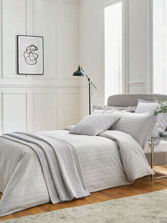 Luxurious Hotel Bed Linens : fenwick