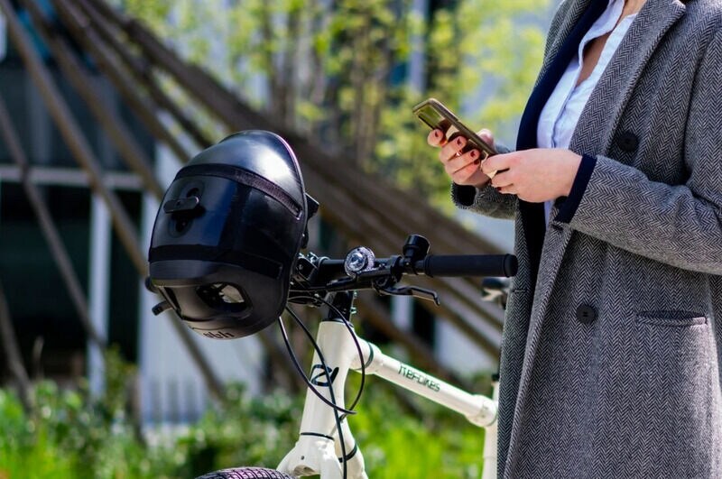 Helmet-Secured Bike Prototypes : on board helmet