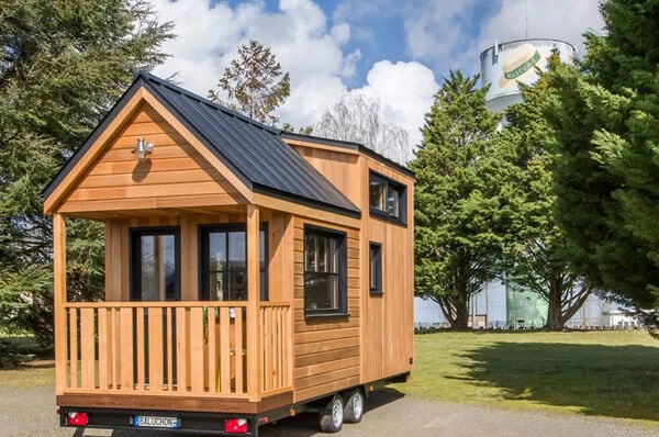 Author-Honoring Compact Homes : miss twain tiny house