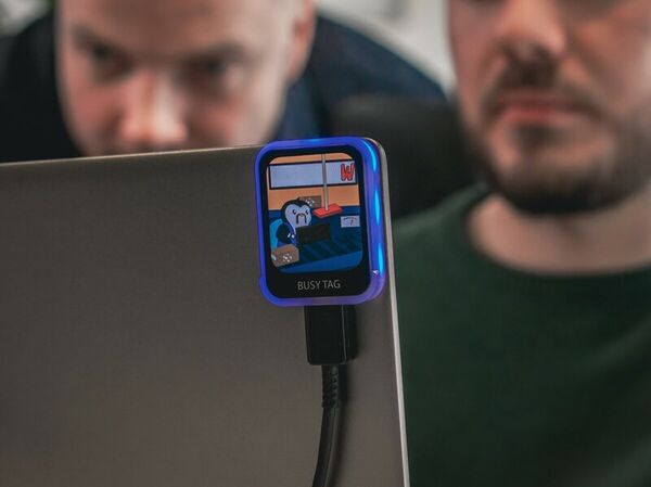 Customizable Workplace Productivity Lights : Busy Tag