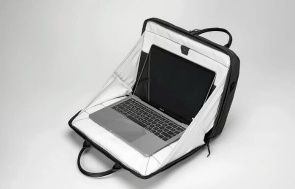 Workstation-Equipped Laptop Bags : Workpod mobile office