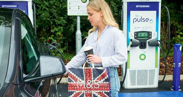 Grocery Store Charging Hubs : bp pulse charging hub