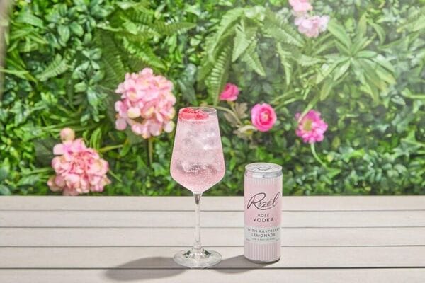 Rosy Vodka Spritz Refreshments : Rozél Rosé Vodka