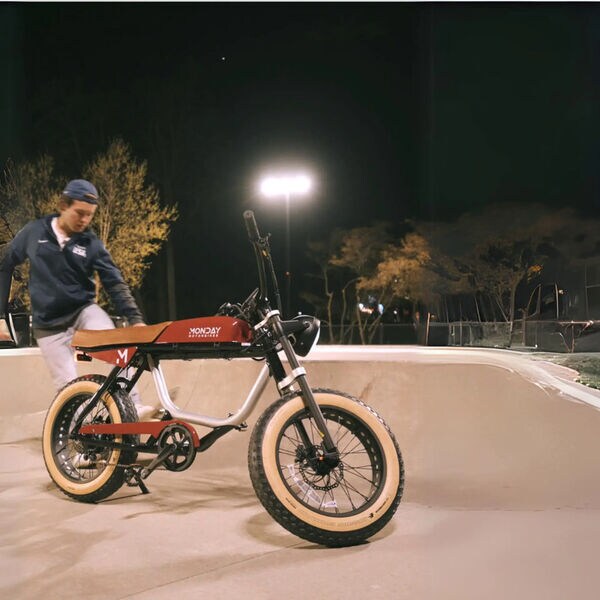 Online Electric Bike Retailers : Monday Motorbikes