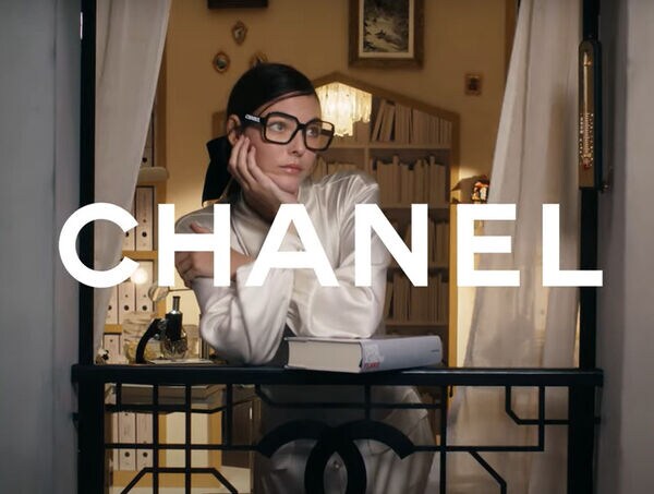 Fashion Brand Christmas Ads : chanel winter tale