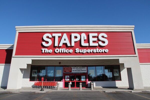 Expansive Office Retailer Promotions : Staples Home & Office Sale