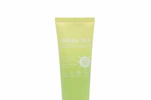 Green Tea-Inspired Sunscreens : Antioxidant-Rich Sun Care