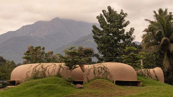Cave-Like Folded Residences : wild house