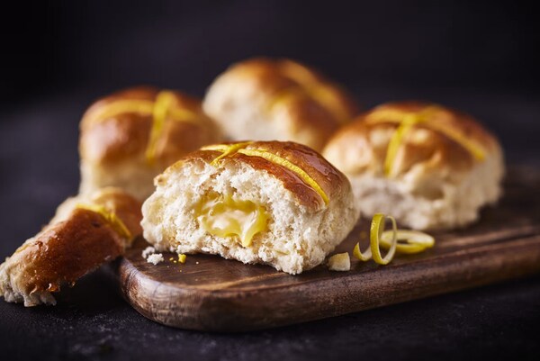 Curd-Filled Hot Cross Buns : Curd Filled Hot Cross Buns