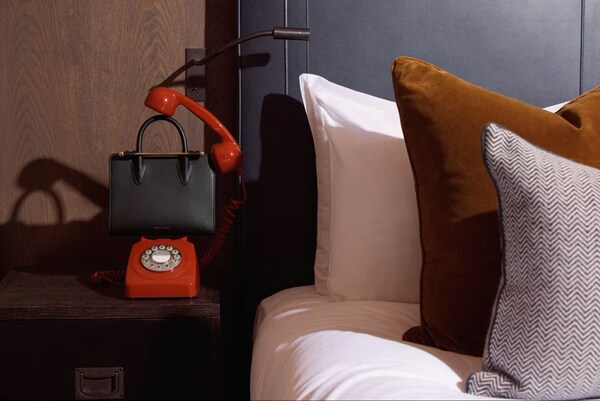 Traveler-Targeted Bag Rentals : The Borrow Bag Library