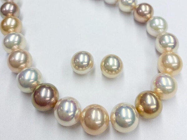 Lustrous Pearl Jewellery Exhibits : raw pearls