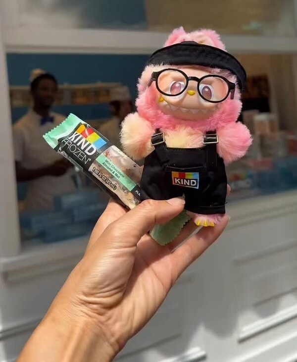 Collectible Treat Pop-Ups: The KIND Frozen Bar Enticed Visitors with ...