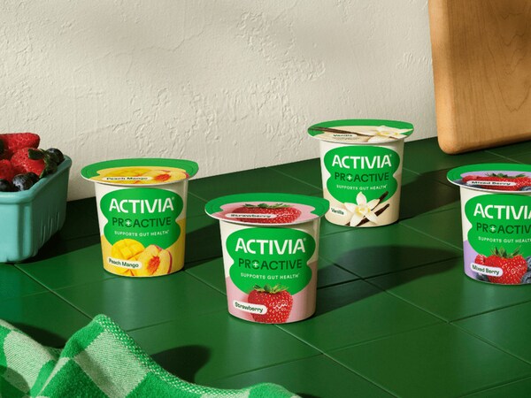 Probiotic Yogurt Packaging : activia