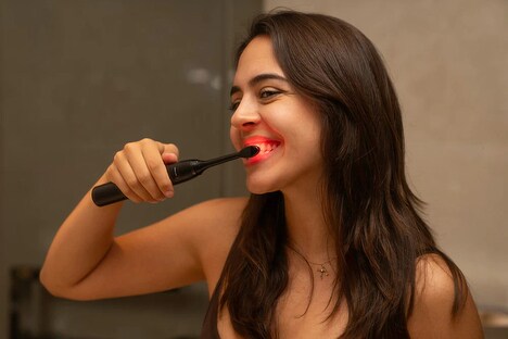 Red Light Therapy Toothbrushes : Red Light Toothbrush