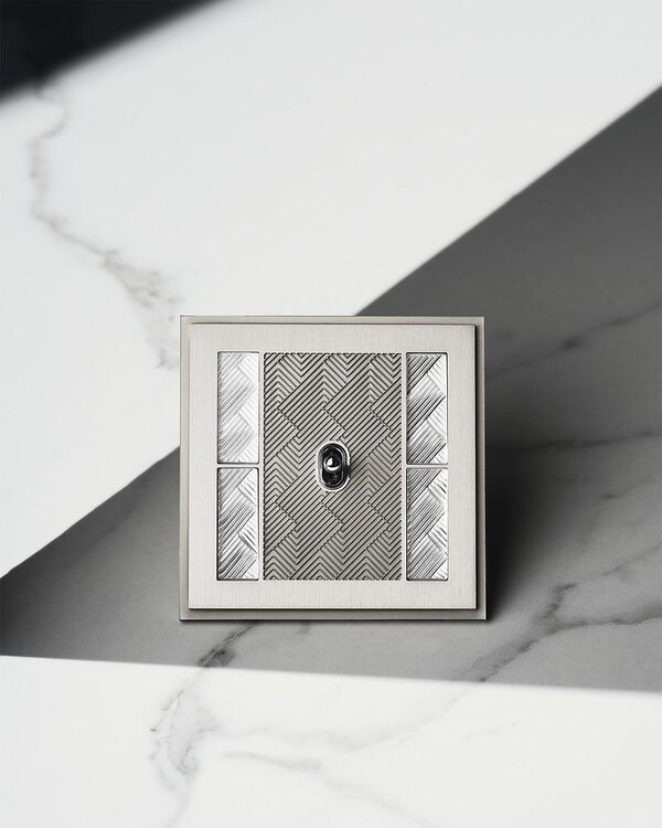 Luxuriously Artistic Light Switches : Light Switches1