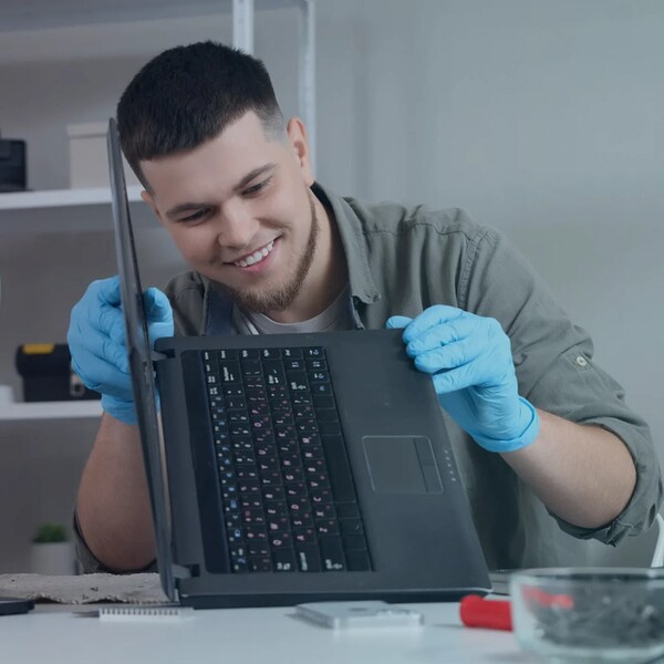 Student-Focused Laptop Repair Programs : chromebook Repair