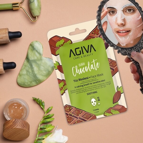 Chocolate-Pistachio Skincare Masks : Dubai Chocolate Soothing Facial Mask