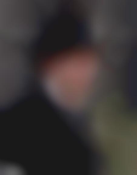 Gentlemanly Headwear : robert pattinson wears a top hat