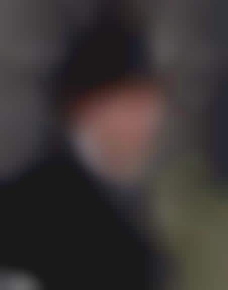 Gentlemanly Headwear : robert pattinson wears a top hat