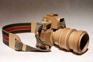 Recyclable DSLRs : cardboard cameras