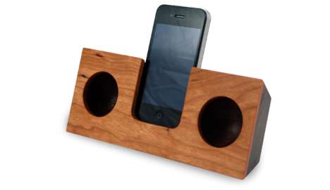 Tree-Cut Sound Docks : Koostik Wood iPhone Speaker