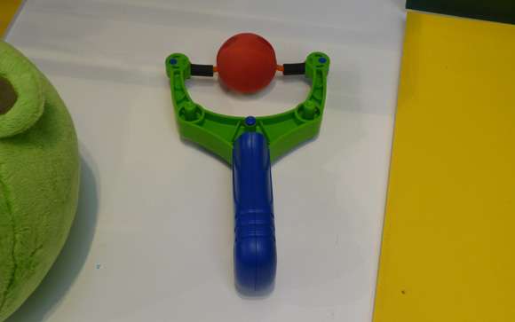 Fiery Avian Slingshots : Angry Birds Catapult Toy