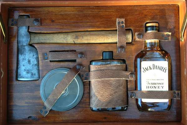 Macho Necessity Sets : Essentials for Men