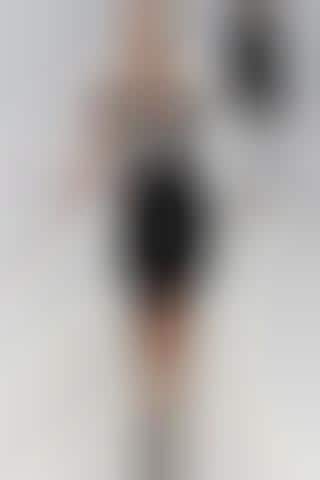 Rebel Supermodel Haircuts: Agyness Deyn's "The Aggy"