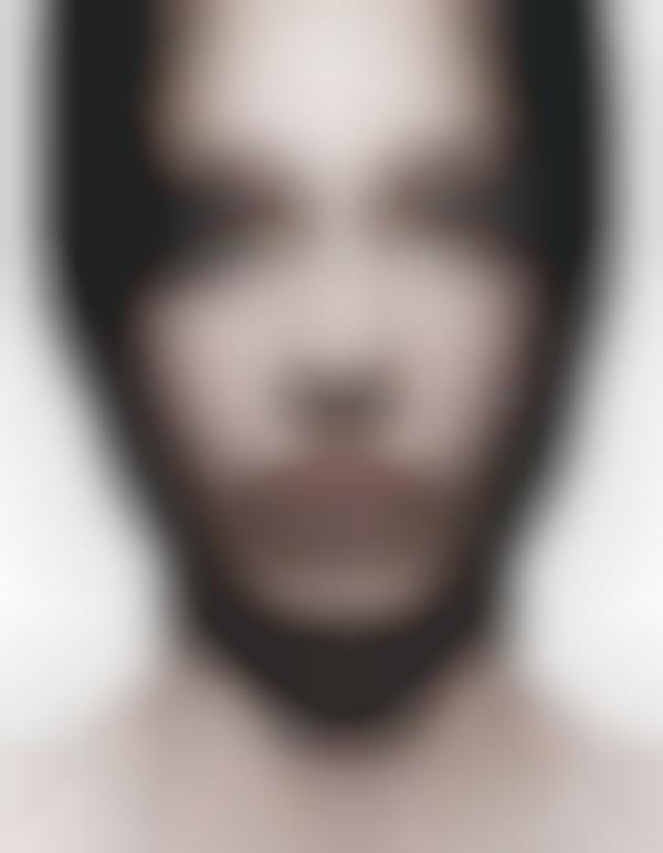 Asymmetrical Beauty Captures : strange looks