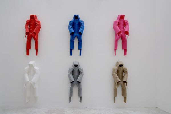 Human-Shaped Carpet Installations : faustino
