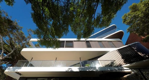 Topography-Reflecting Homes : Cliff Top House
