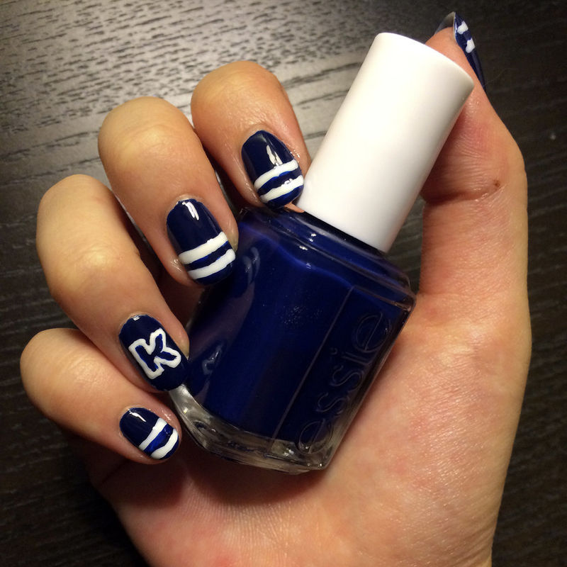 Collegiate Varsity Manicures : Nail Art Tutorial