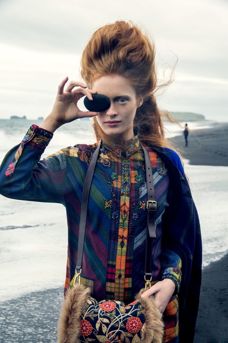 Surreal Explorer Editorials : Elisabeth Toll