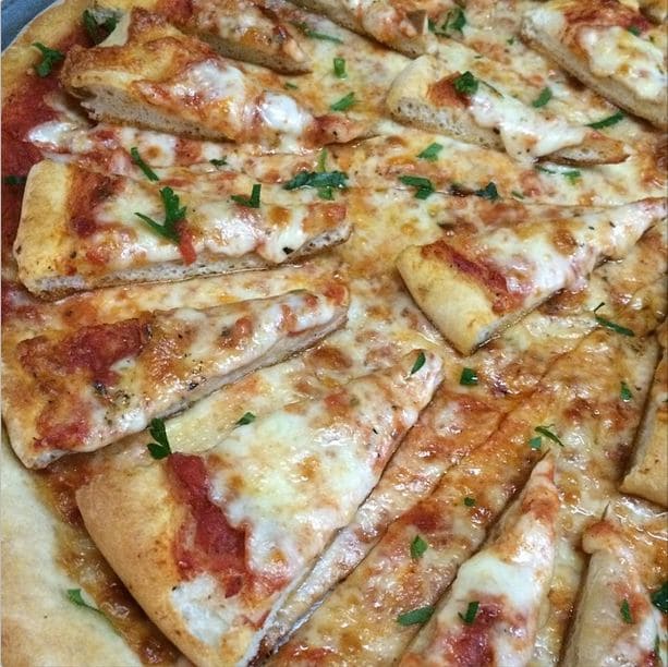 Cheesy Meta Pizzas : vinnie's pizzeria