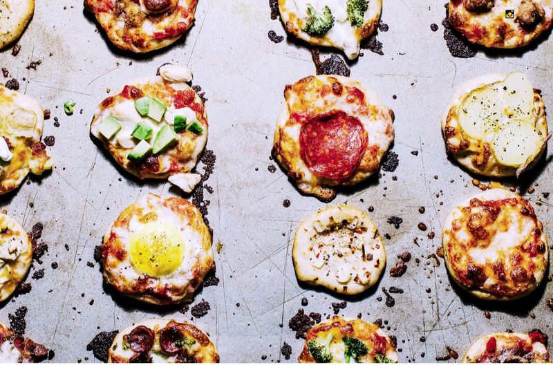 Bite-Sized Party Pizzas : Party Pizza