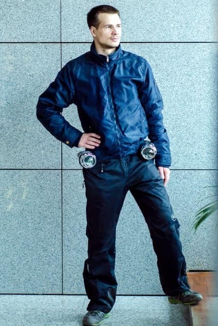 Wearable Hands-Free Flashlights : wearable flashlight