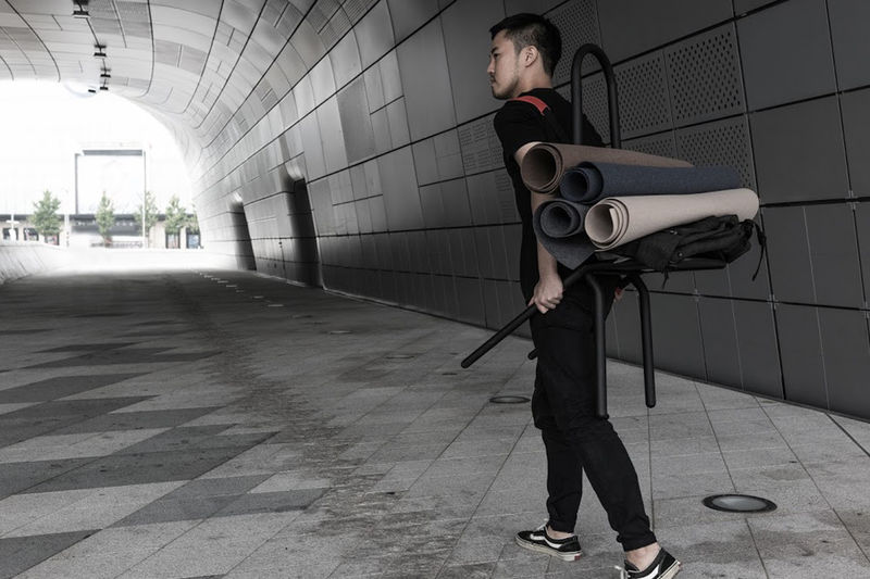 Load-Balancing Equipment Carriers : carrying frame