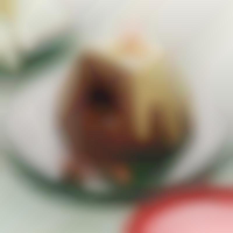 Pudding-Shaped Chocolate Desserts : chocolate christmas pudding