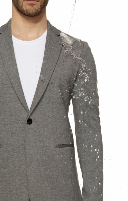 Stretchy Stain-Repelling Suits : Stain-Repelling Suit