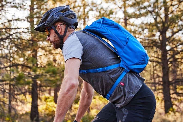 Insulated Water Reservoir Backpacks : Hydro Flask Down Shift Pack