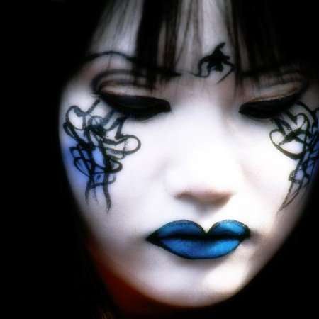 27 Fierce Makeup Looks